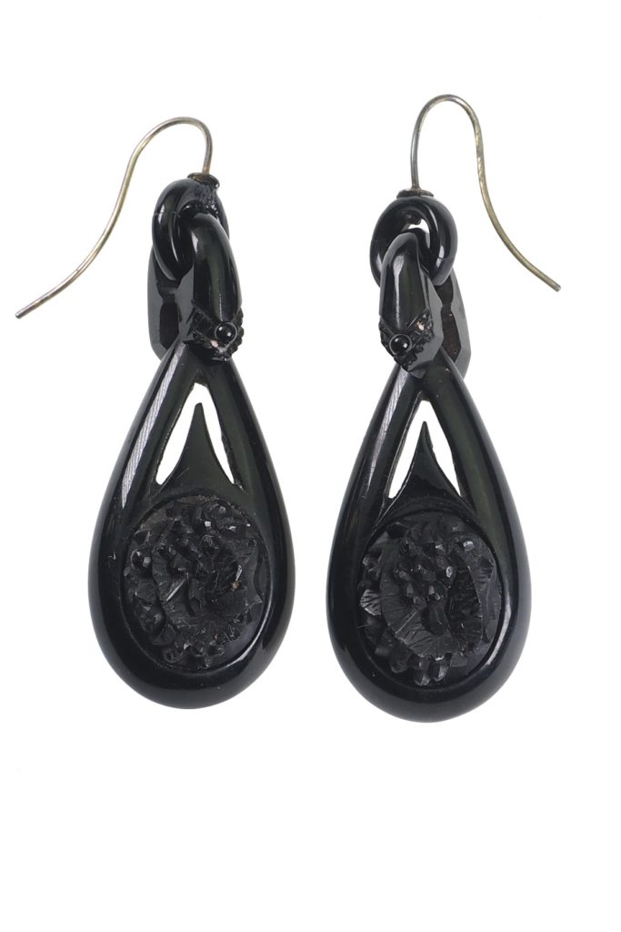 Um 1870 - Whitby-Jett Ohrringe aus dem viktorianischen England ...