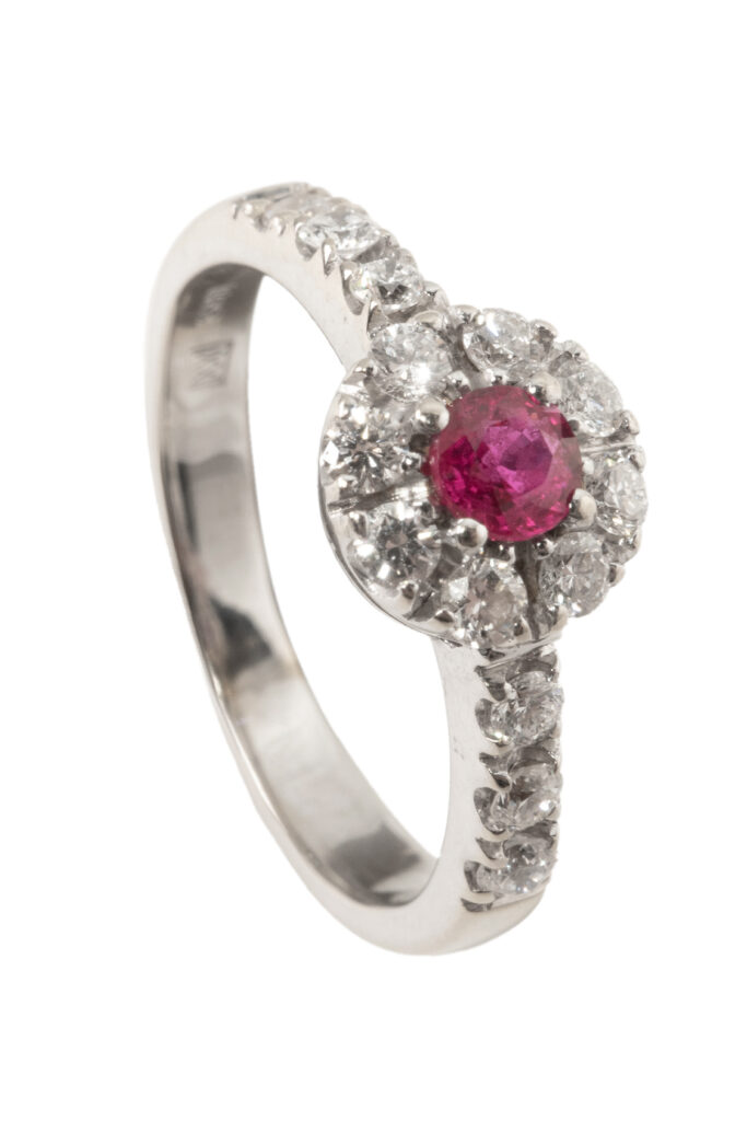 Um 1980 – Diamantcluster Ring mit Rubin | RHEINFRANK – ANTIQUE ...